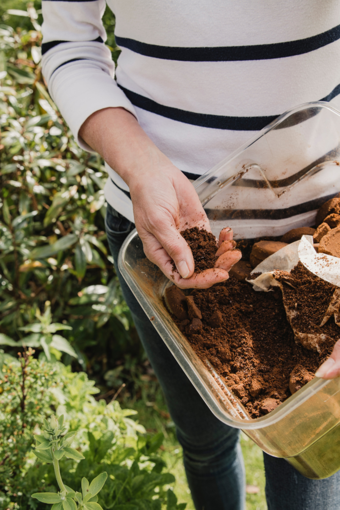 Where to Buy Compost: The 5 Best Ideas - Cedar Homestead
